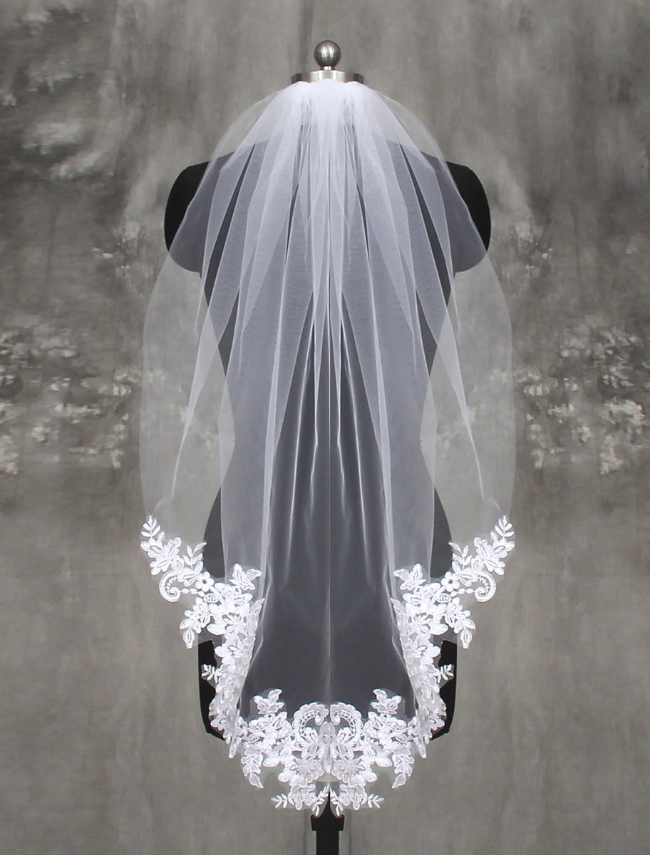 One-tier Lace Applique Edge Wedding Veil Fingertip Veils with Applique ...